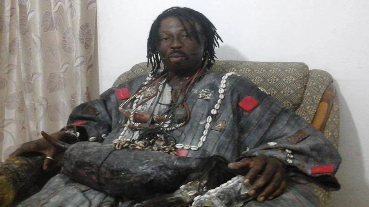 Nana Kwaku Bonsam: quién es el brujo de Ghana que asegura poder detener ...