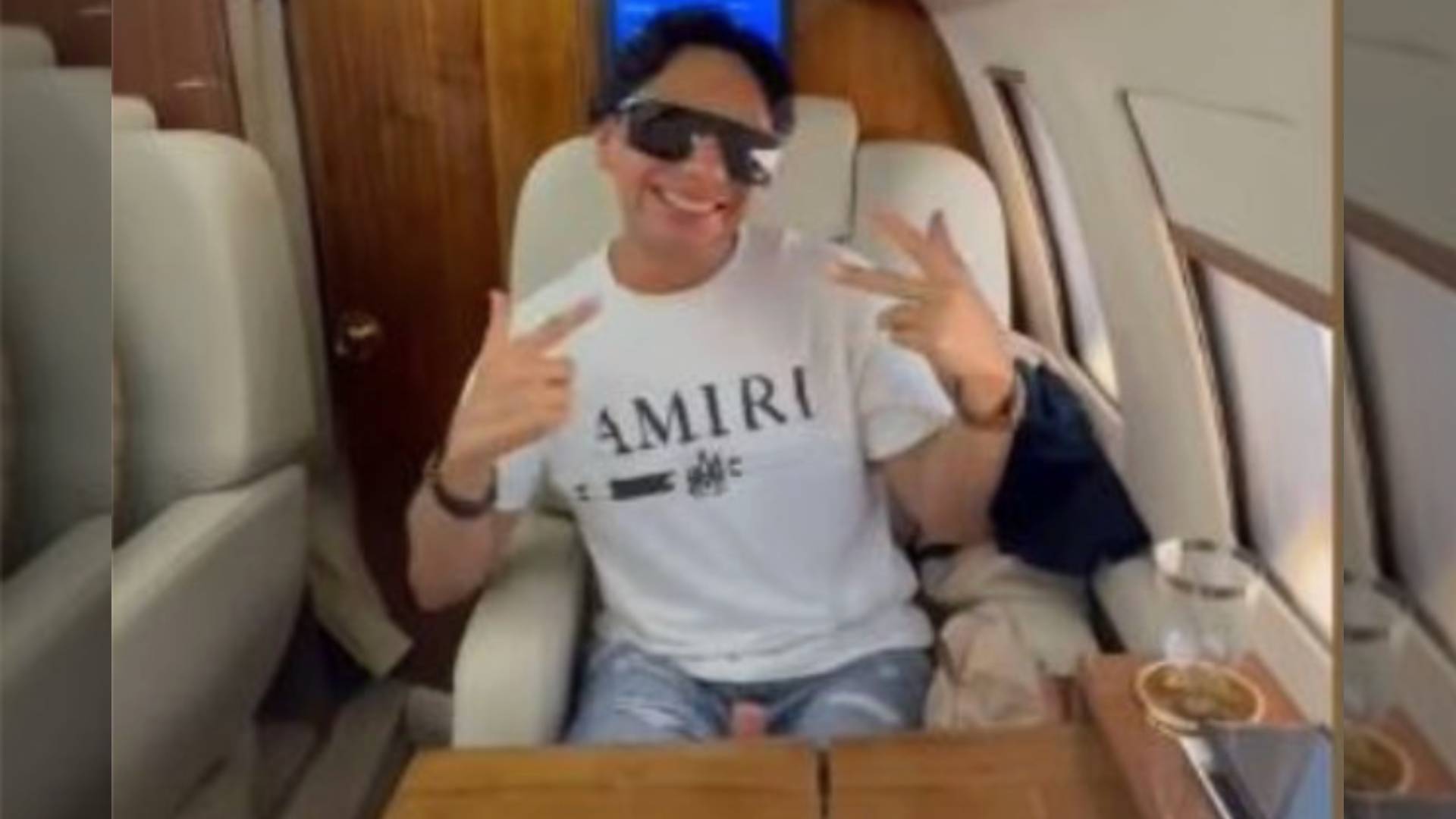 ¿Y la austeridad? Regidor de Tulum, Eliazar Mas, presume viaje en jet ...