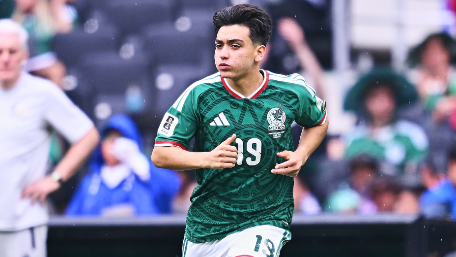 Gilberto Mora celebra en redes su debut histórico: "Sueño cumplido ...