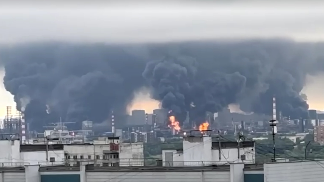 VIDEO: Así explotó un contenedor tras el ataque de Ucrania a una ...